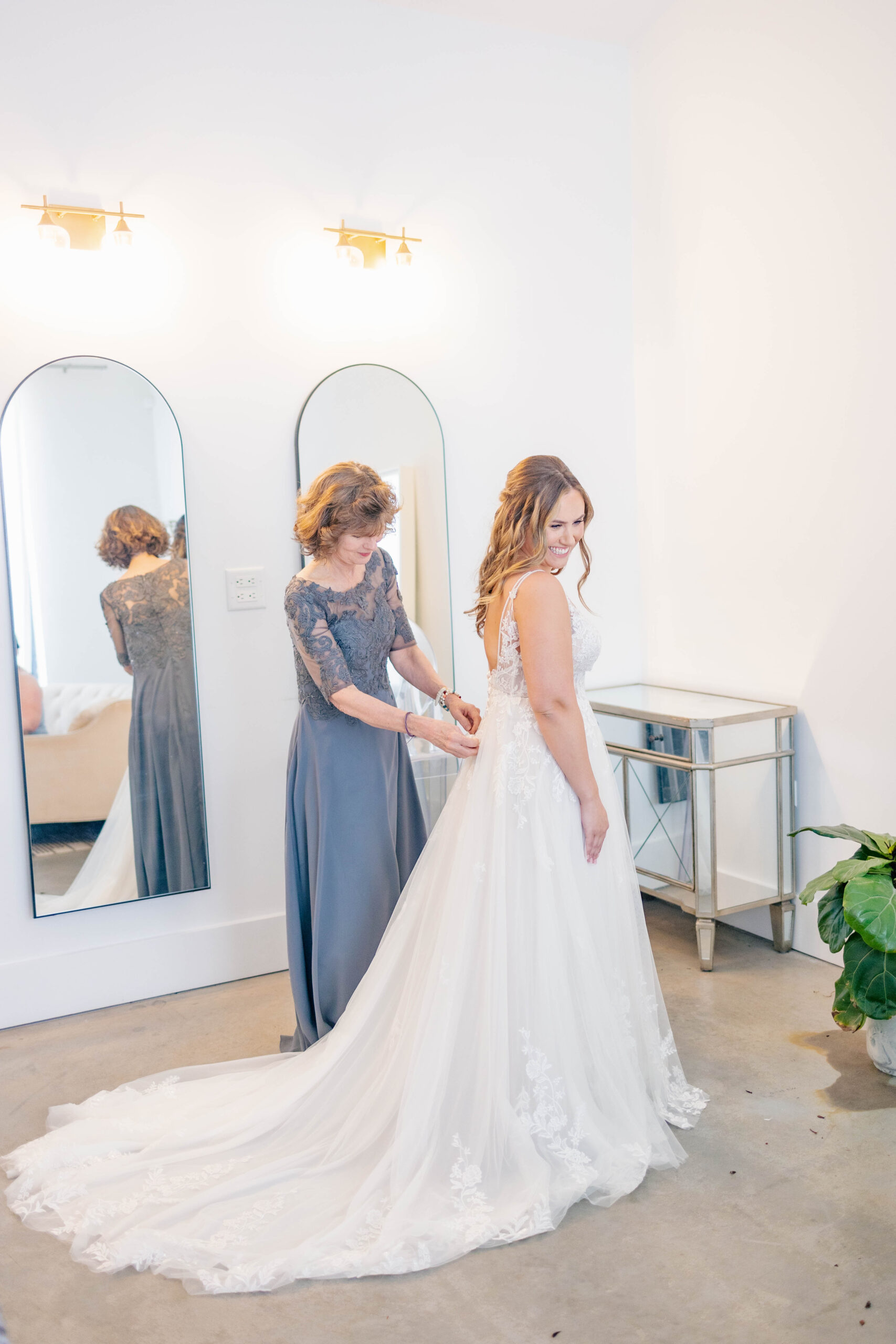 A Refined and Rustic Day at the Barn South Wedding Venue