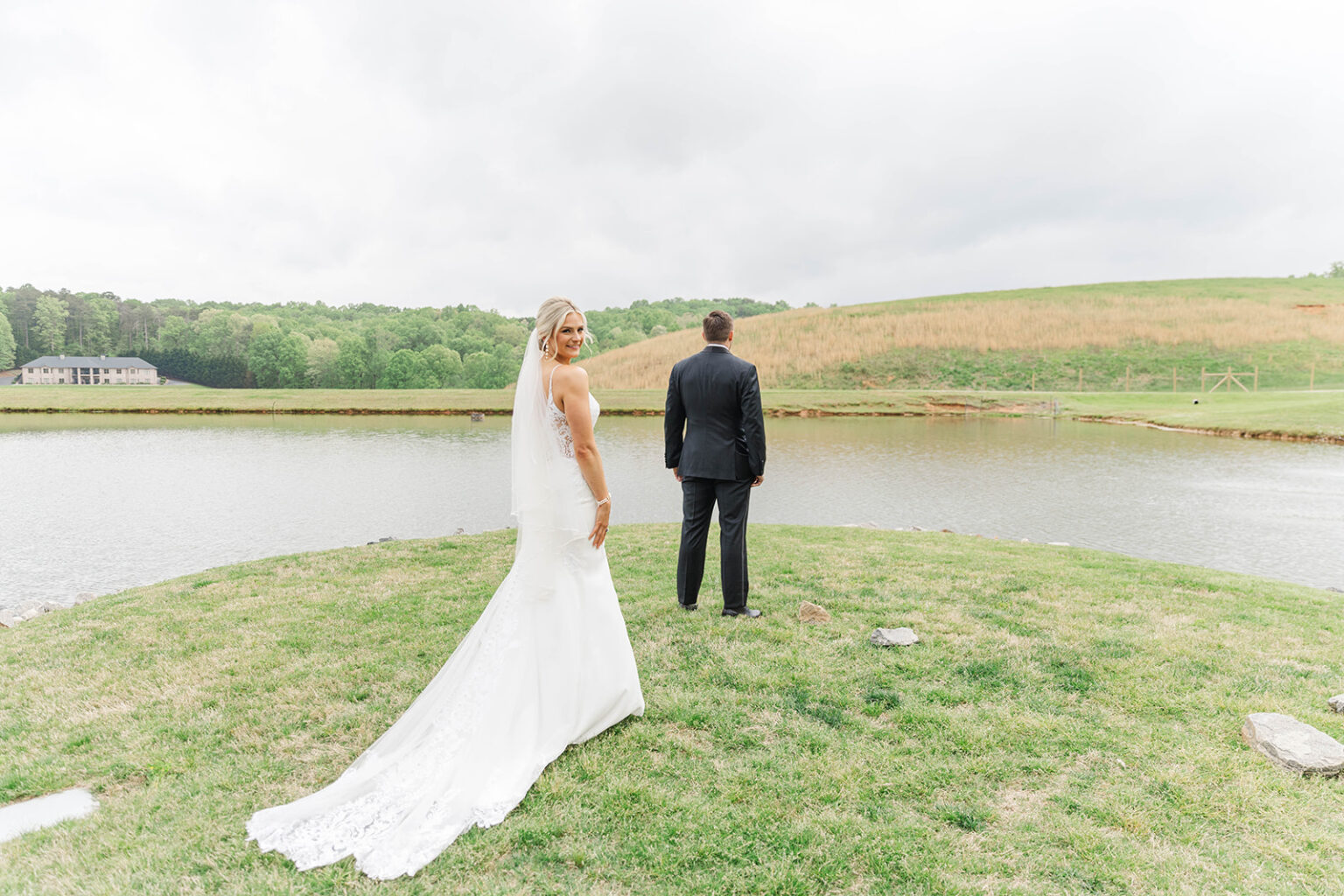 Swan Lake Overlook Wedding Venue in the Georgia Countryside